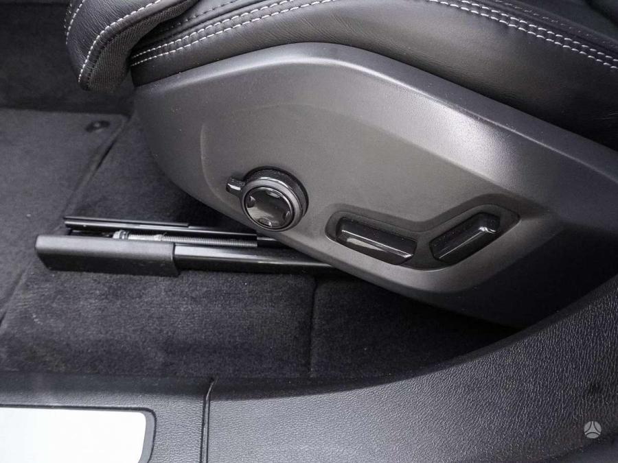 Melns Volvo XC60 2023 Viļņa, ar dzinēja tilpumu 1.97 L un nobraukumu 36 tūkst. km par 49220 €, foto 17 vietnē AUTOMOTO.COM.LV