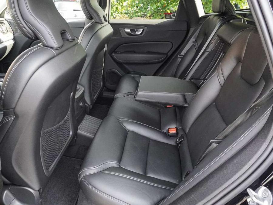 Melns Volvo XC60 2023 Viļņa, ar dzinēja tilpumu 1.97 L un nobraukumu 36 tūkst. km par 49220 €, foto 18 vietnē AUTOMOTO.COM.LV