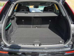 Melns Volvo XC60 2023 Viļņa, ar dzinēja tilpumu 1.97 L un nobraukumu 36 tūkst. km par 49220 €, foto 19 vietnē AUTOMOTO.COM.LV