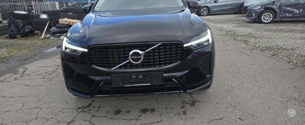 Black Volvo XC60 2023 in Siauliai, with an engine capacity of 1.97 L and mileage of 90 thousand km for 27900 €, photo 1 on AUTOMOTO.COM.LV