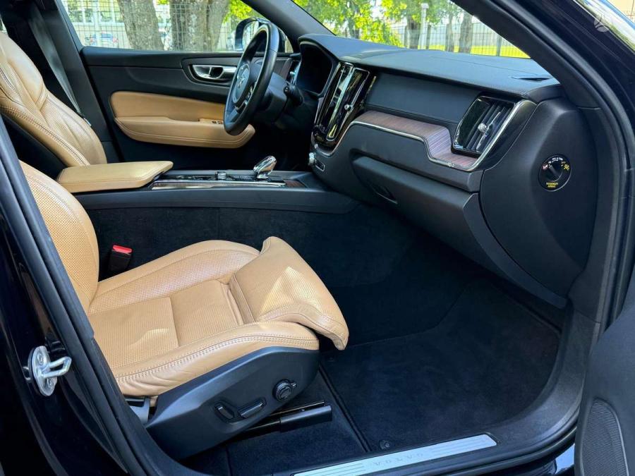 Black Volvo XC60 2023 in Taurage, with an engine capacity of 1.97 L and mileage of 249 thousand km for 24500 €, photo 31 on AUTOMOTO.COM.LV