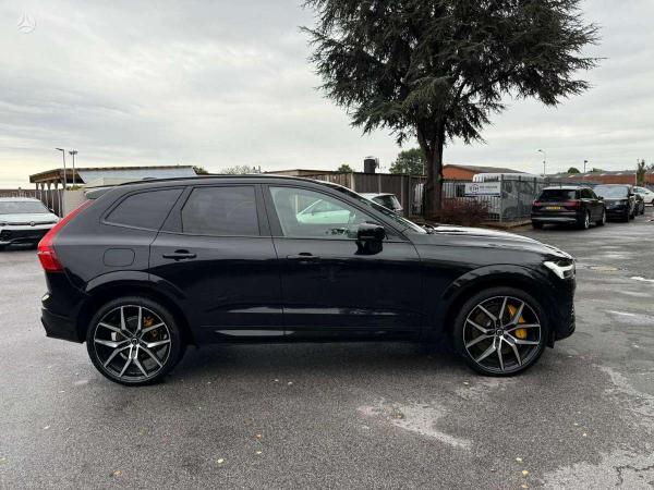 Black Volvo XC60 2023 in Prienai, with an engine capacity of 1.97 L and mileage of 99 thousand km for 29900 €, photo 6 on AUTOMOTO.COM.LV