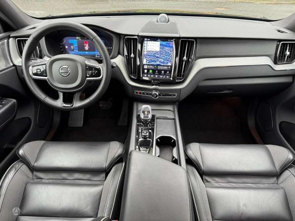 Black Volvo XC60 2023 in Prienai, with an engine capacity of 1.97 L and mileage of 99 thousand km for 29900 €, photo 10 on AUTOMOTO.COM.LV
