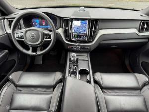 Black Volvo XC60 2023 in Prienai, with an engine capacity of 1.97 L and mileage of 99 thousand km for 29900 €, photo 10 on AUTOMOTO.COM.LV