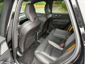 Black Volvo XC60 2023 in Prienai, with an engine capacity of 1.97 L and mileage of 99 thousand km for 29900 €, photo 13 on AUTOMOTO.COM.LV