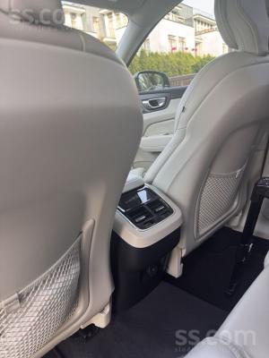 Melns Volvo XC60 2023 Jūrmala, ar dzinēja tilpumu 2.00 L un nobraukumu 83 tūkst. km par 44900 €, foto 14 vietnē AUTOMOTO.COM.LV