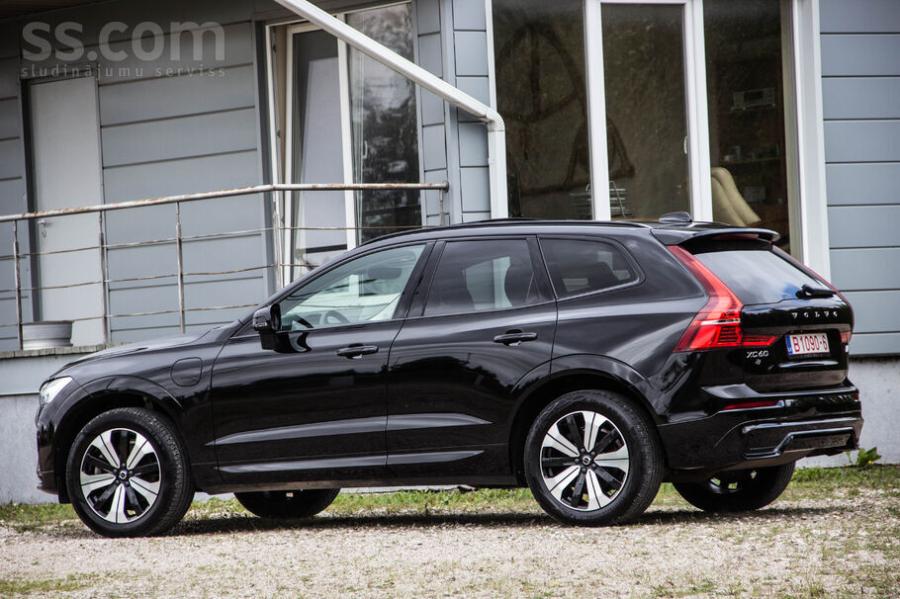 Melns Volvo XC60 2023 Tukums, ar dzinēja tilpumu 2.00 L un nobraukumu 204 tūkst. km par 26800 €, foto 4 vietnē AUTOMOTO.COM.LV