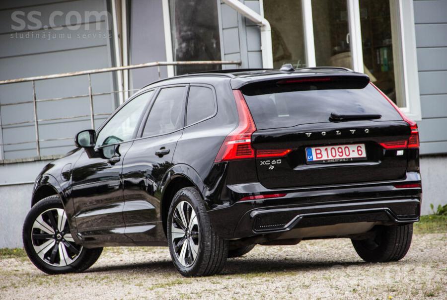 Melns Volvo XC60 2023 Tukums, ar dzinēja tilpumu 2.00 L un nobraukumu 204 tūkst. km par 26800 €, foto 5 vietnē AUTOMOTO.COM.LV