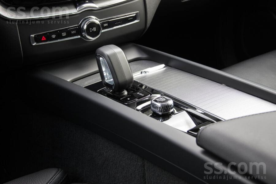Melns Volvo XC60 2023 Tukums, ar dzinēja tilpumu 2.00 L un nobraukumu 204 tūkst. km par 26800 €, foto 19 vietnē AUTOMOTO.COM.LV