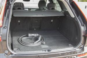 Melns Volvo XC60 2023 Tukums, ar dzinēja tilpumu 2.00 L un nobraukumu 204 tūkst. km par 26800 €, foto 31 vietnē AUTOMOTO.COM.LV