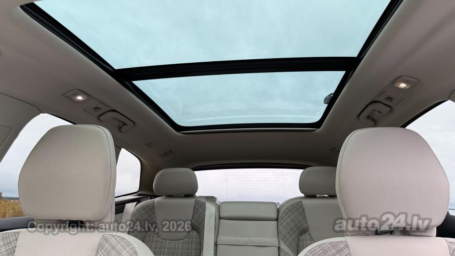 Melns Volvo XC60 2023 Hāpsalu, ar dzinēja tilpumu 2.00 L un nobraukumu 115 tūkst. km par 39800 €, foto 3 vietnē AUTOMOTO.COM.LV