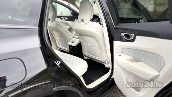 Melns Volvo XC60 2023 Hāpsalu, ar dzinēja tilpumu 2.00 L un nobraukumu 115 tūkst. km par 39800 €, foto 9 vietnē AUTOMOTO.COM.LV