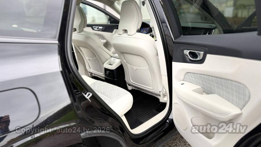 Melns Volvo XC60 2023 Hāpsalu, ar dzinēja tilpumu 2.00 L un nobraukumu 115 tūkst. km par 39800 €, foto 9 vietnē AUTOMOTO.COM.LV