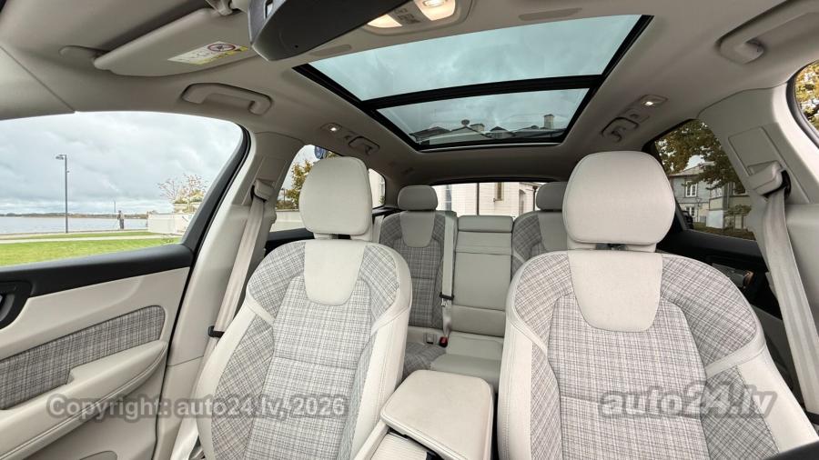 Melns Volvo XC60 2023 Hāpsalu, ar dzinēja tilpumu 2.00 L un nobraukumu 115 tūkst. km par 39800 €, foto 11 vietnē AUTOMOTO.COM.LV