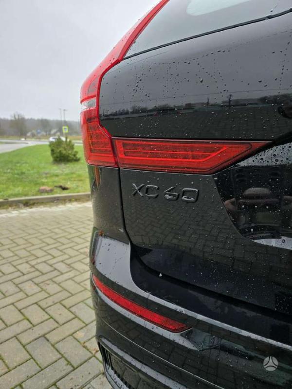 Black Volvo XC60 2024 in Kaunas, with an engine capacity of 0.00 L and mileage of 25 thousand km for 49900 €, photo 9 on AUTOMOTO.COM.LV