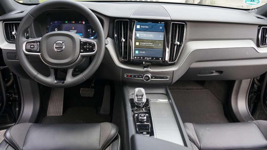Melns Volvo XC60 2024 Tallina, ar dzinēja tilpumu 0.00 L un nobraukumu 60 tūkst. km par 36900 €, foto 21 vietnē AUTOMOTO.COM.LV