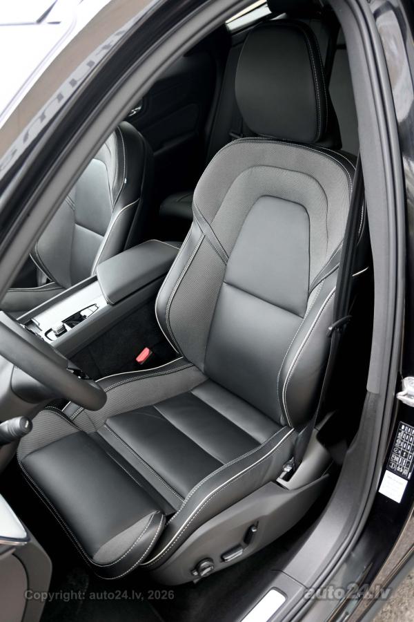 Melns Volvo XC60 2024 Tallina, ar dzinēja tilpumu 2.00 L un nobraukumu 33 tūkst. km par 52900 €, foto 9 vietnē AUTOMOTO.COM.LV