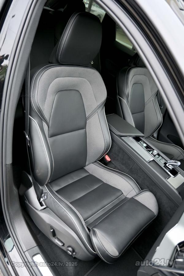 Melns Volvo XC60 2024 Tallina, ar dzinēja tilpumu 2.00 L un nobraukumu 33 tūkst. km par 52900 €, foto 10 vietnē AUTOMOTO.COM.LV