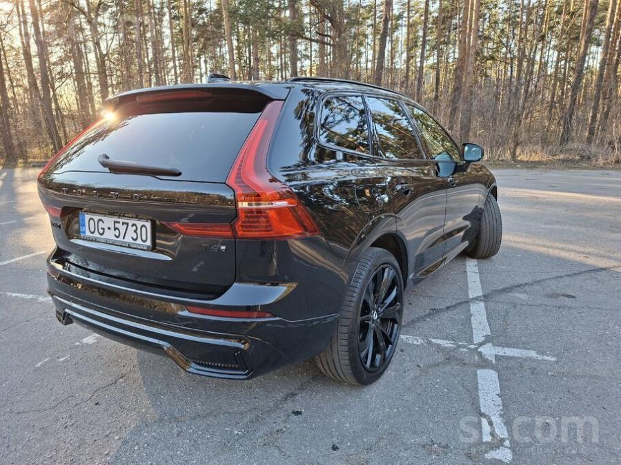 Black Volvo XC60 2024 in Riga, with an engine capacity of 2.00 L and mileage of 48 thousand km for 48000 €, photo 3 on AUTOMOTO.COM.LV