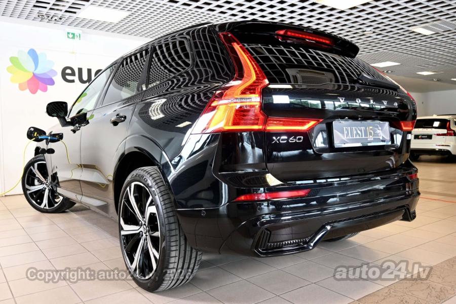 Melns Volvo XC60 2024 Tallina, ar dzinēja tilpumu 2.00 L un nobraukumu 35 tūkst. km par 51990 €, foto 4 vietnē AUTOMOTO.COM.LV