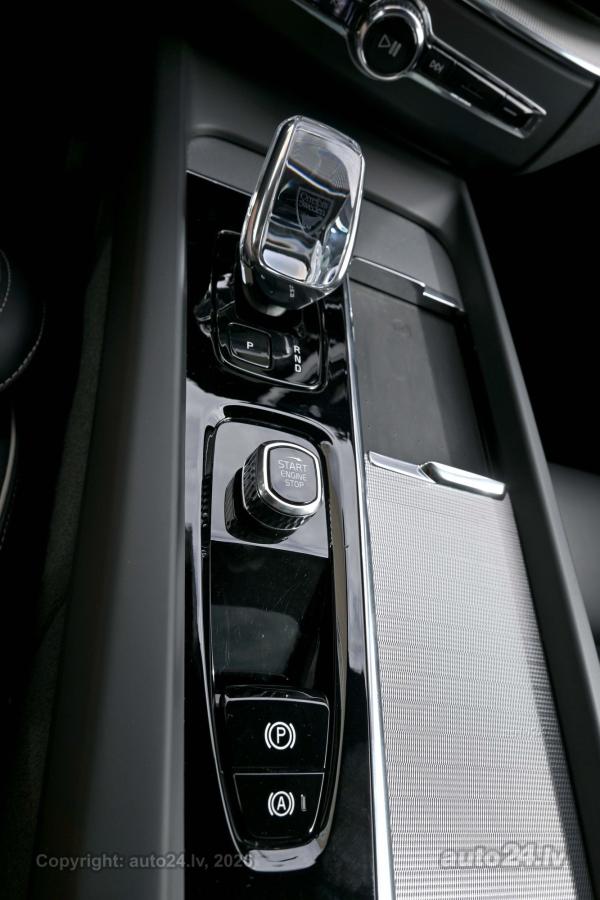 Melns Volvo XC60 2024 Tallina, ar dzinēja tilpumu 2.00 L un nobraukumu 35 tūkst. km par 51990 €, foto 9 vietnē AUTOMOTO.COM.LV