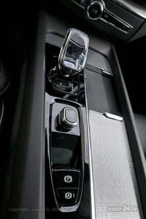 Melns Volvo XC60 2024 Tallina, ar dzinēja tilpumu 2.00 L un nobraukumu 35 tūkst. km par 51990 €, foto 10 vietnē AUTOMOTO.COM.LV