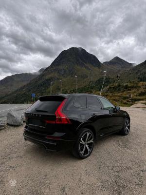 Melns Volvo XC60 2024 Raseiniai, ar dzinēja tilpumu 1.97 L un nobraukumu 47 tūkst. km par 41000 €, foto 4 vietnē AUTOMOTO.COM.LV