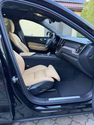 Melns Volvo XC60 2024 Raseiniai, ar dzinēja tilpumu 1.97 L un nobraukumu 47 tūkst. km par 41000 €, foto 7 vietnē AUTOMOTO.COM.LV