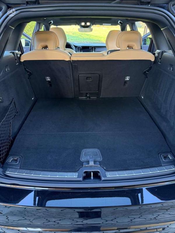 Black Volvo XC60 2024 in Raseiniai, with an engine capacity of 1.97 L and mileage of 47 thousand km for 41000 €, photo 10 on AUTOMOTO.COM.LV