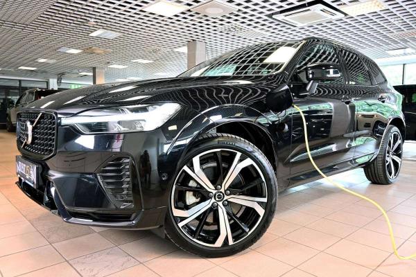 Black Volvo XC60 2024 in Tallinn, with an engine capacity of 0.00 L and mileage of 35 thousand km for 51990 €, photo 4 on AUTOMOTO.COM.LV