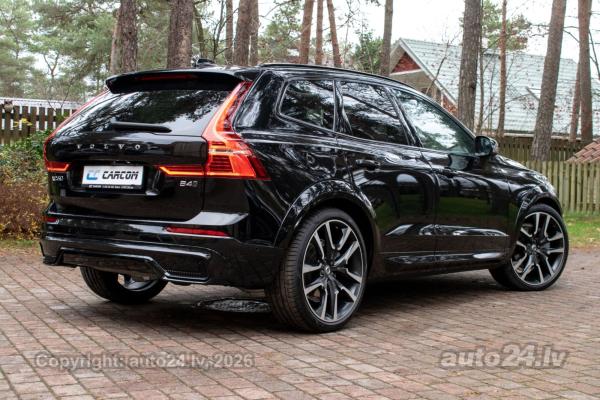 Melns Volvo XC60 2024 Tallina, ar dzinēja tilpumu 2.00 L un nobraukumu 28 tūkst. km par 56880 €, foto 2 vietnē AUTOMOTO.COM.LV