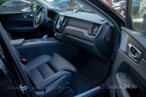 Melns Volvo XC60 2024 Tallina, ar dzinēja tilpumu 2.00 L un nobraukumu 28 tūkst. km par 56880 €, foto 10 vietnē AUTOMOTO.COM.LV