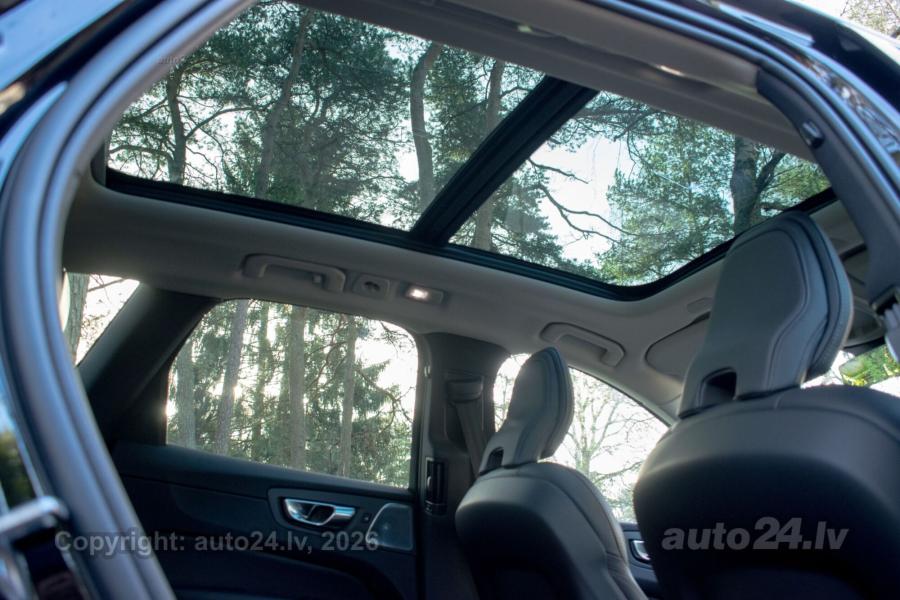 Melns Volvo XC60 2024 Tallina, ar dzinēja tilpumu 2.00 L un nobraukumu 28 tūkst. km par 56880 €, foto 15 vietnē AUTOMOTO.COM.LV