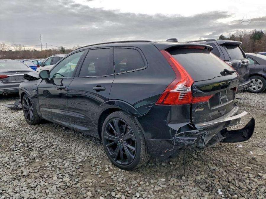 Black Volvo XC60 2024 in Klaipeda, with an engine capacity of 1.97 L and mileage of 29 thousand km for 10000 €, photo 3 on AUTOMOTO.COM.LV