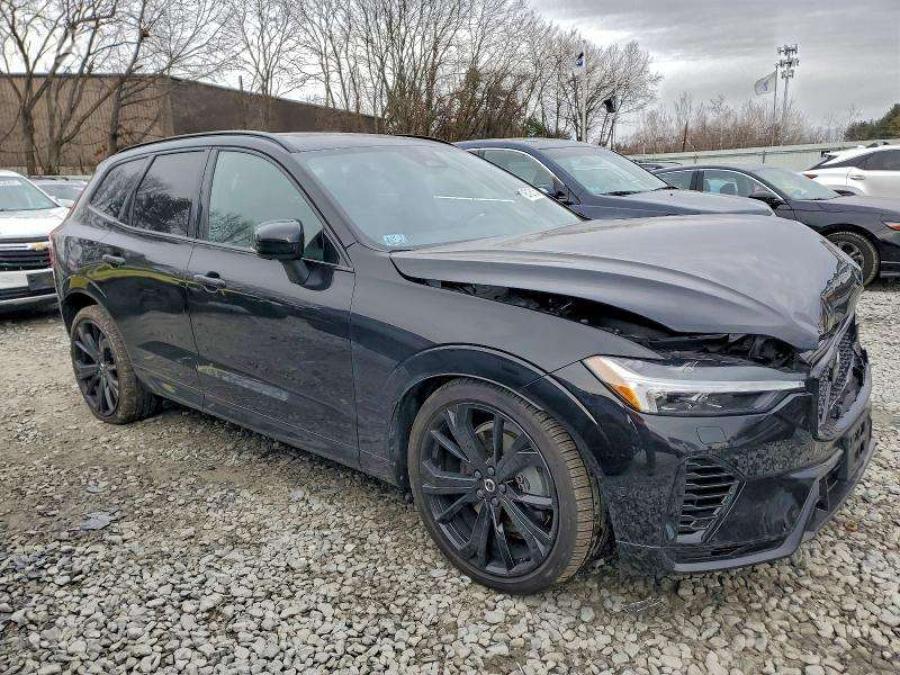 Black Volvo XC60 2024 in Klaipeda, with an engine capacity of 1.97 L and mileage of 29 thousand km for 10000 €, photo 5 on AUTOMOTO.COM.LV