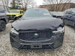 Black Volvo XC60 2024 in Klaipeda, with an engine capacity of 1.97 L and mileage of 29 thousand km for 10000 €, photo 6 on AUTOMOTO.COM.LV