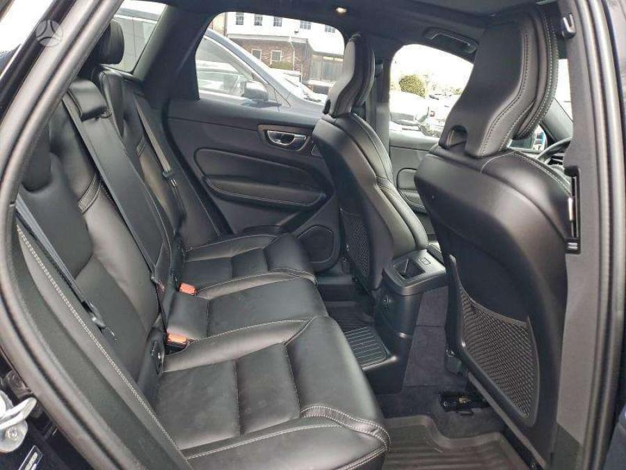 Black Volvo XC60 2024 in Klaipeda, with an engine capacity of 1.97 L and mileage of 29 thousand km for 10000 €, photo 12 on AUTOMOTO.COM.LV