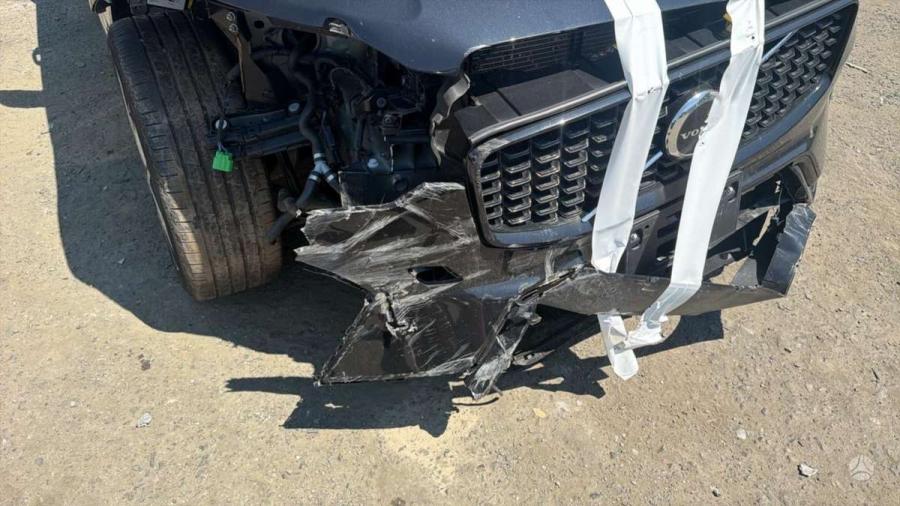 Черный Вольво ХС60 2024 в Клайпеда, объемом двигателя 1.97 л и пробегом 25 тыс. км за 15700 €, фото 20 на AUTOMOTO.COM.LV