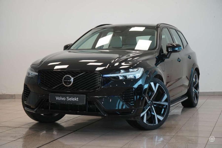 Black Volvo XC60 2025 in Vilnius, with an engine capacity of 1.97 L and mileage of 10 thousand km for 68900 €, photo 1 on AUTOMOTO.COM.LV