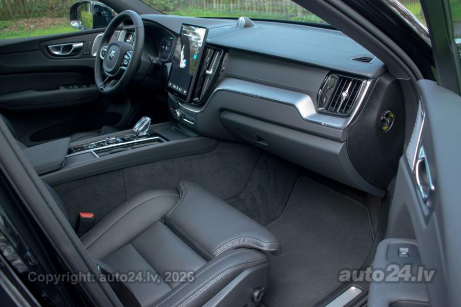 Melns Volvo XC60 2025 Tallina, ar dzinēja tilpumu 2.00 L un nobraukumu 22 tūkst. km par 64990 €, foto 10 vietnē AUTOMOTO.COM.LV