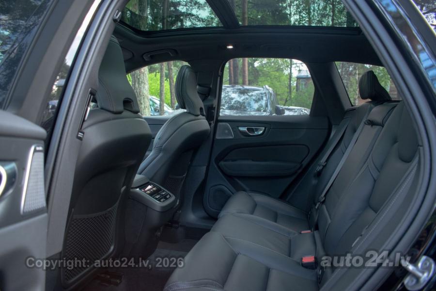 Melns Volvo XC60 2025 Tallina, ar dzinēja tilpumu 2.00 L un nobraukumu 22 tūkst. km par 64990 €, foto 13 vietnē AUTOMOTO.COM.LV