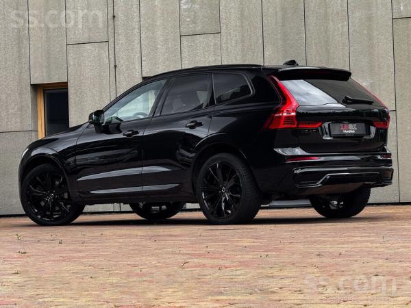 Black Volvo XC60 2025 in Riga, with an engine capacity of 2.00 L and mileage of 49 thousand km for 42500 €, photo 2 on AUTOMOTO.COM.LV