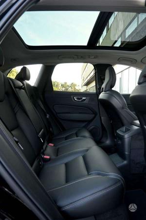 Melns Volvo XC60 2025 Tallina, ar dzinēja tilpumu 0.00 L un nobraukumu 24 tūkst. km par 52890 €, foto 12 vietnē AUTOMOTO.COM.LV