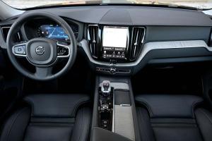 Melns Volvo XC60 2025 Tallina, ar dzinēja tilpumu 0.00 L un nobraukumu 24 tūkst. km par 52890 €, foto 18 vietnē AUTOMOTO.COM.LV
