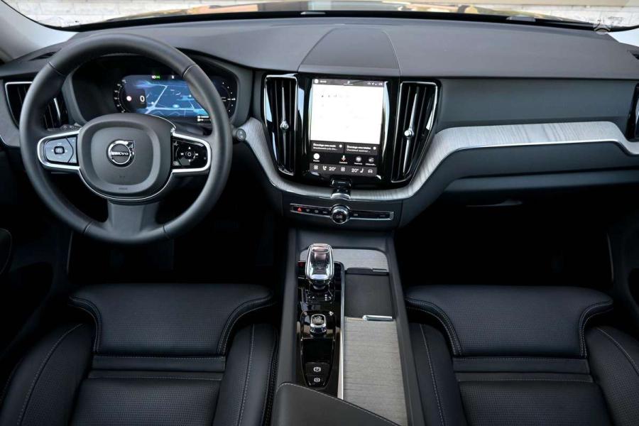 Melns Volvo XC60 2025 Tallina, ar dzinēja tilpumu 0.00 L un nobraukumu 24 tūkst. km par 52890 €, foto 18 vietnē AUTOMOTO.COM.LV