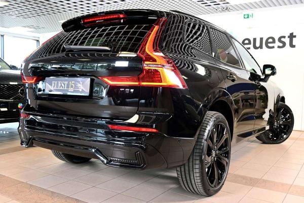 Melns Volvo XC60 2025 Tallina, ar dzinēja tilpumu 0.00 L un nobraukumu 13 tūkst. km par 58900 €, foto 3 vietnē AUTOMOTO.COM.LV