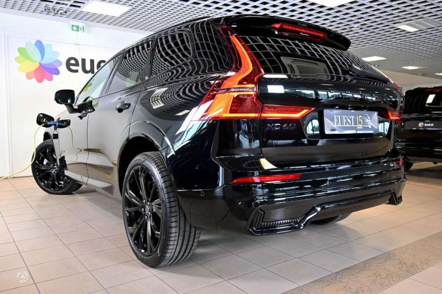 Black Volvo XC60 2025 in Tallinn, with an engine capacity of 0.00 L and mileage of 13 thousand km for 58900 €, photo 4 on AUTOMOTO.COM.LV