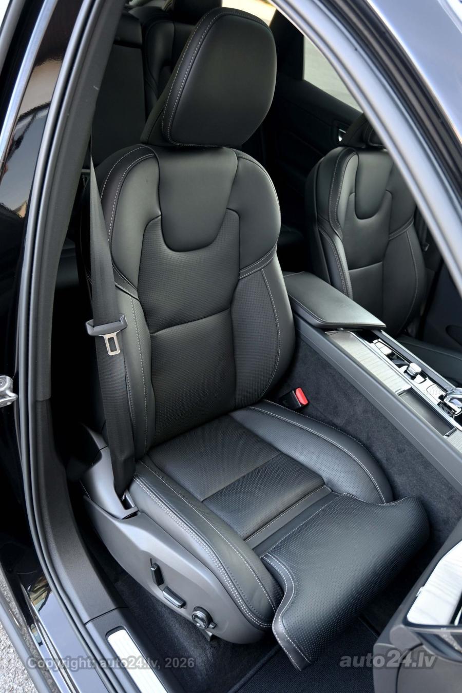 Melns Volvo XC60 2025 Tallina, ar dzinēja tilpumu 2.00 L un nobraukumu 24 tūkst. km par 52890 €, foto 11 vietnē AUTOMOTO.COM.LV
