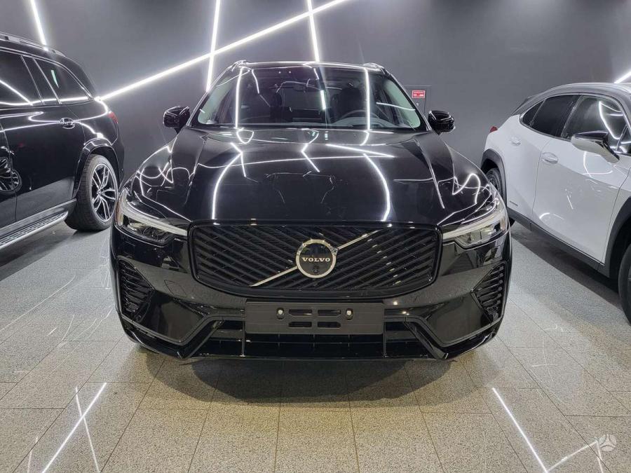 Black Volvo XC60 2026 in Siauliai, with an engine capacity of 1.97 L and mileage of 0 thousand km for 48450 €, photo 3 on AUTOMOTO.COM.LV