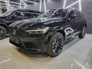 Black Volvo XC60 2026 in Siauliai, with an engine capacity of 1.97 L and mileage of 0 thousand km for 48450 €, photo 4 on AUTOMOTO.COM.LV